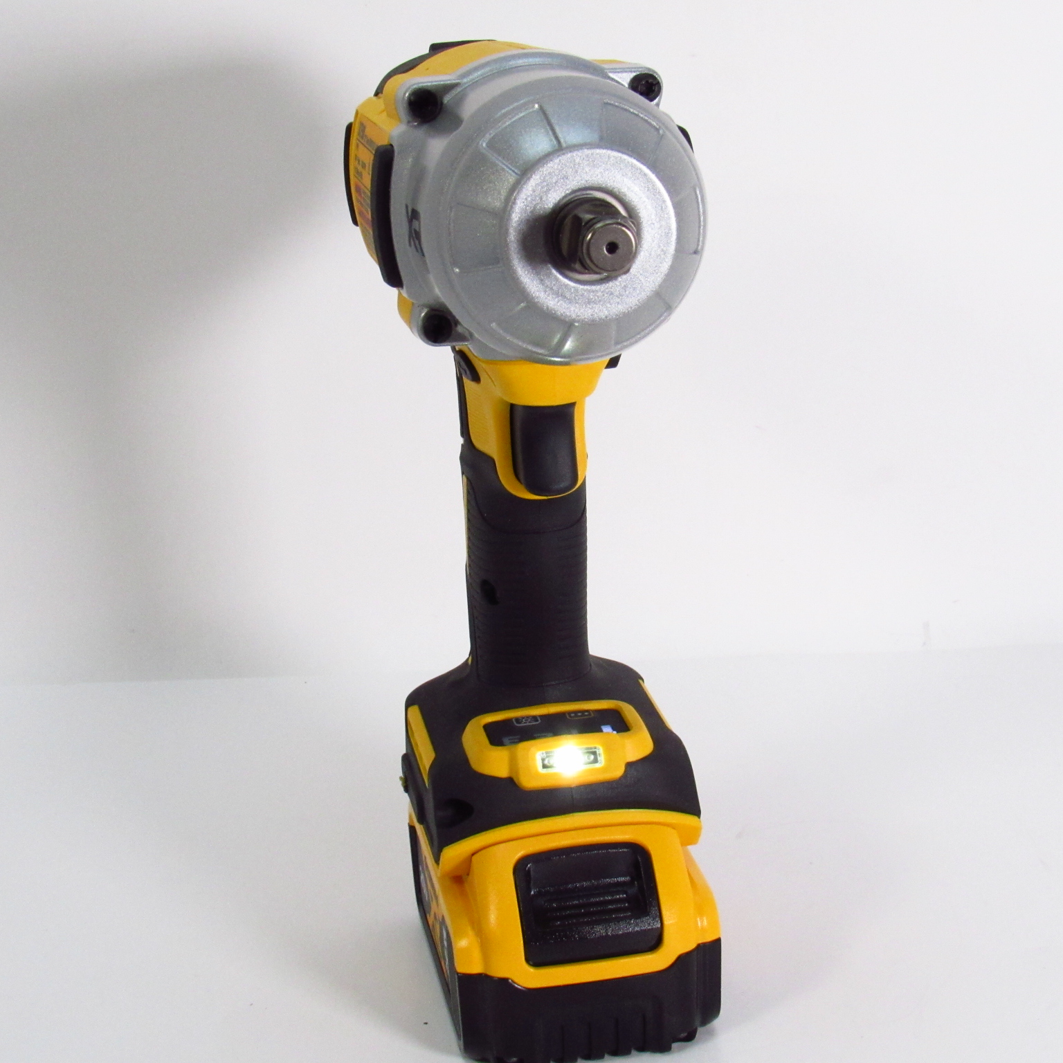 DeWalt DCF900 20V Lithium-ion 1/2'' Drive Brushless 3-Speed Impact Wrench