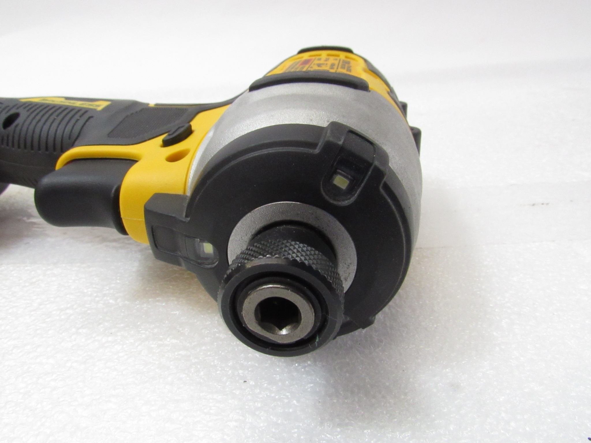 DeWalt DCF809 ATOMIC 20-Volt MAX Cordless Brushless Compact 1/4" Impact ...