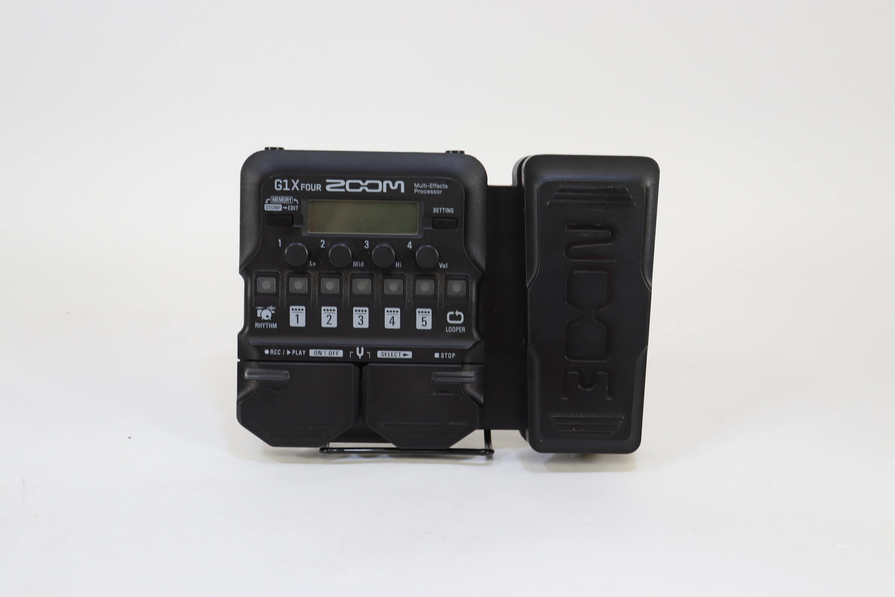 Zoom G1XFOUR Multi Effects Processor 13-Amp Models Looper/70 built-in ...