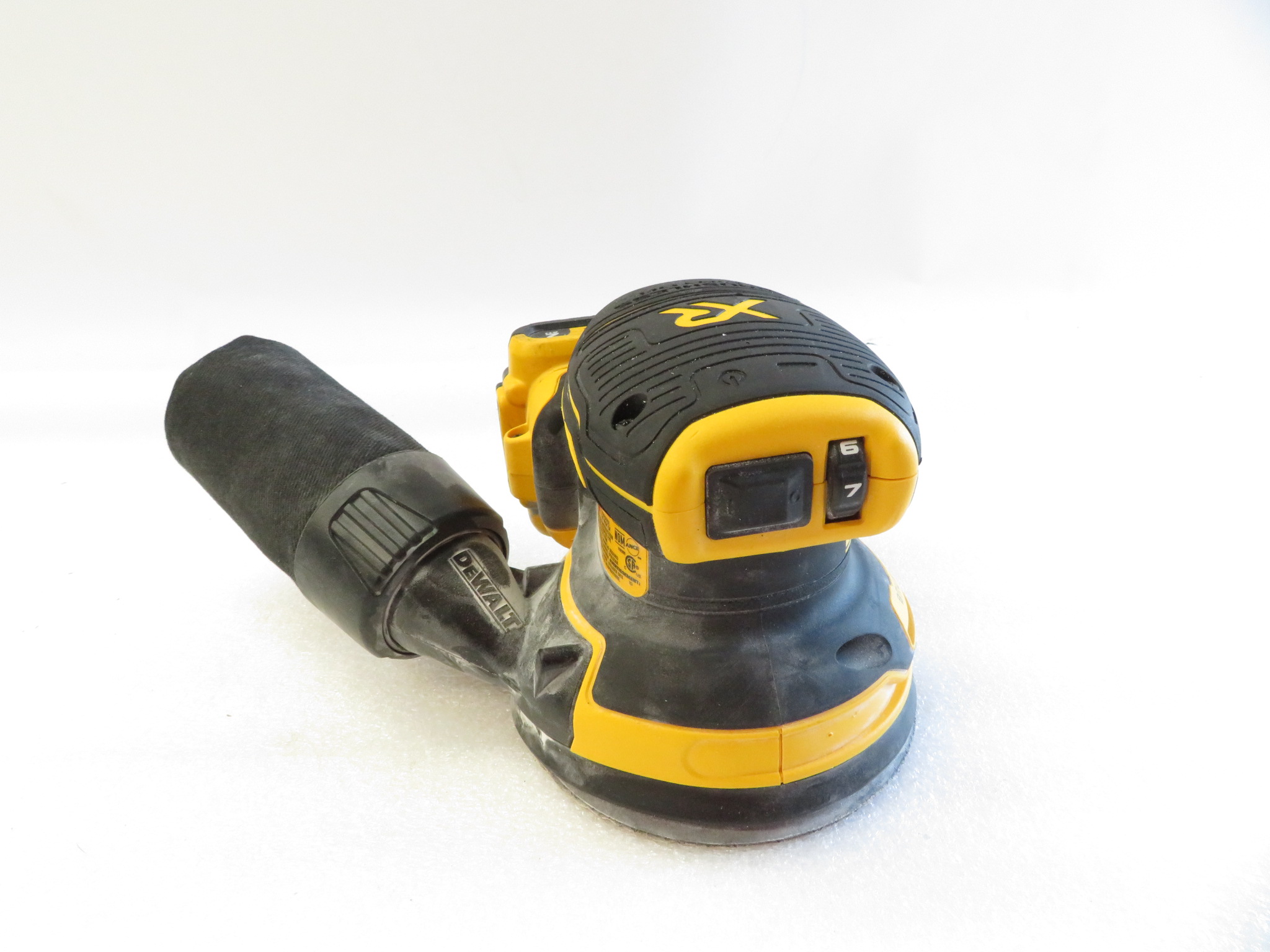 DeWalt DCW210 20V MAX XR Cordless Brushless 5" Random Orbital Sander