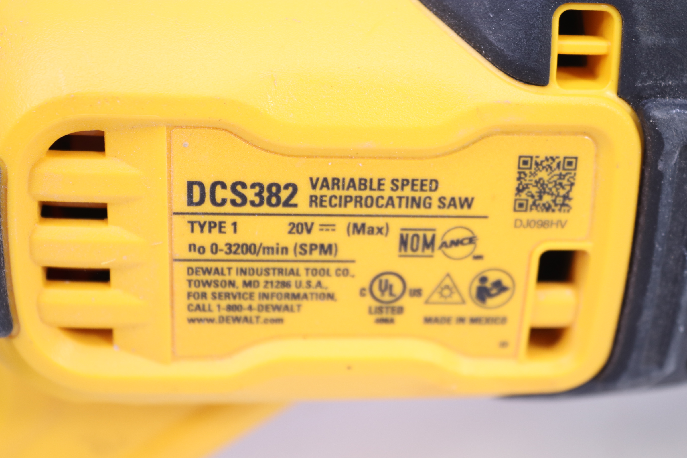 DEWALT DCS382 20-Volt MAX XR Lithium-Ion Cordless Brushless ...