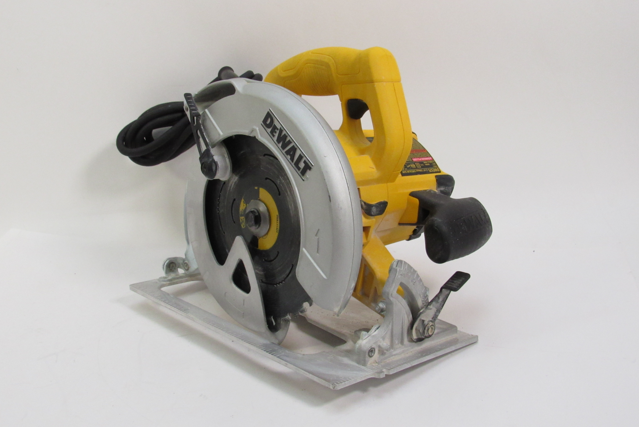 DeWalt DWE575 Corded 7-1/4'' Circular Saw