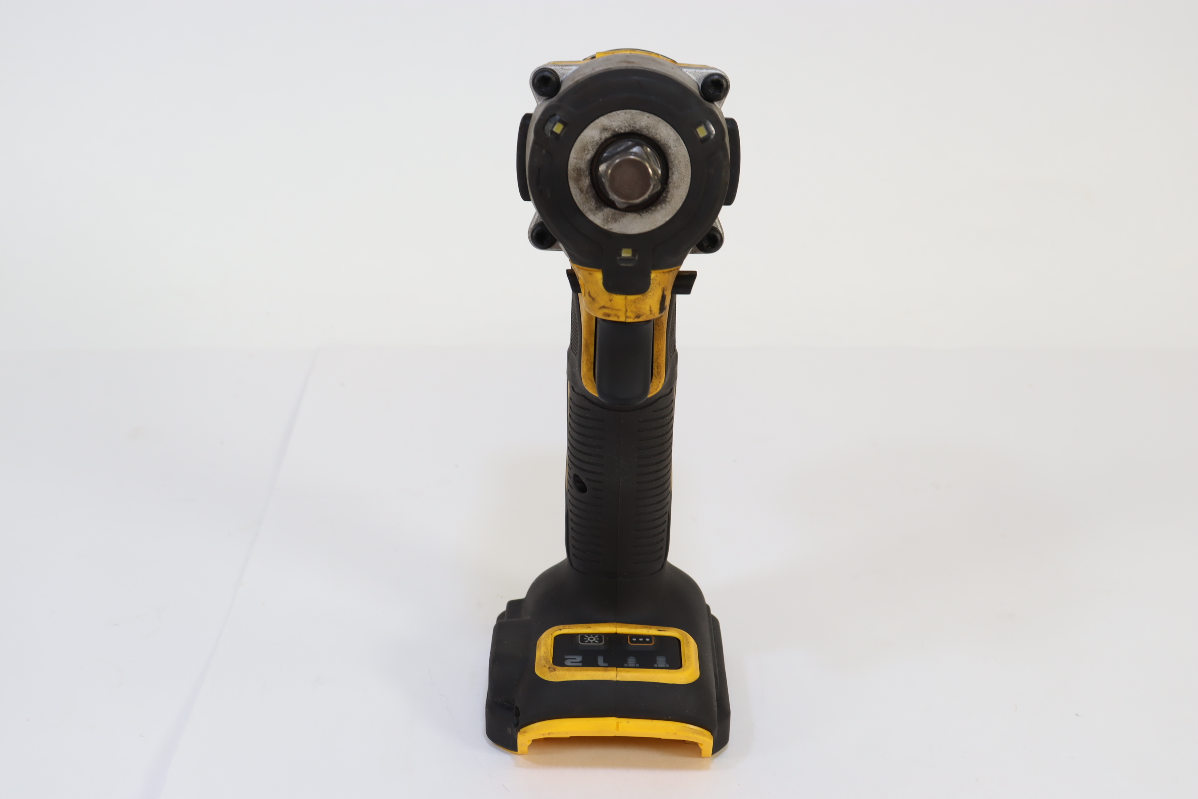 DEWALT Impact Wrench DCF921 ATOMIC 20-Volt MAX Cordless Brushless 1/2"