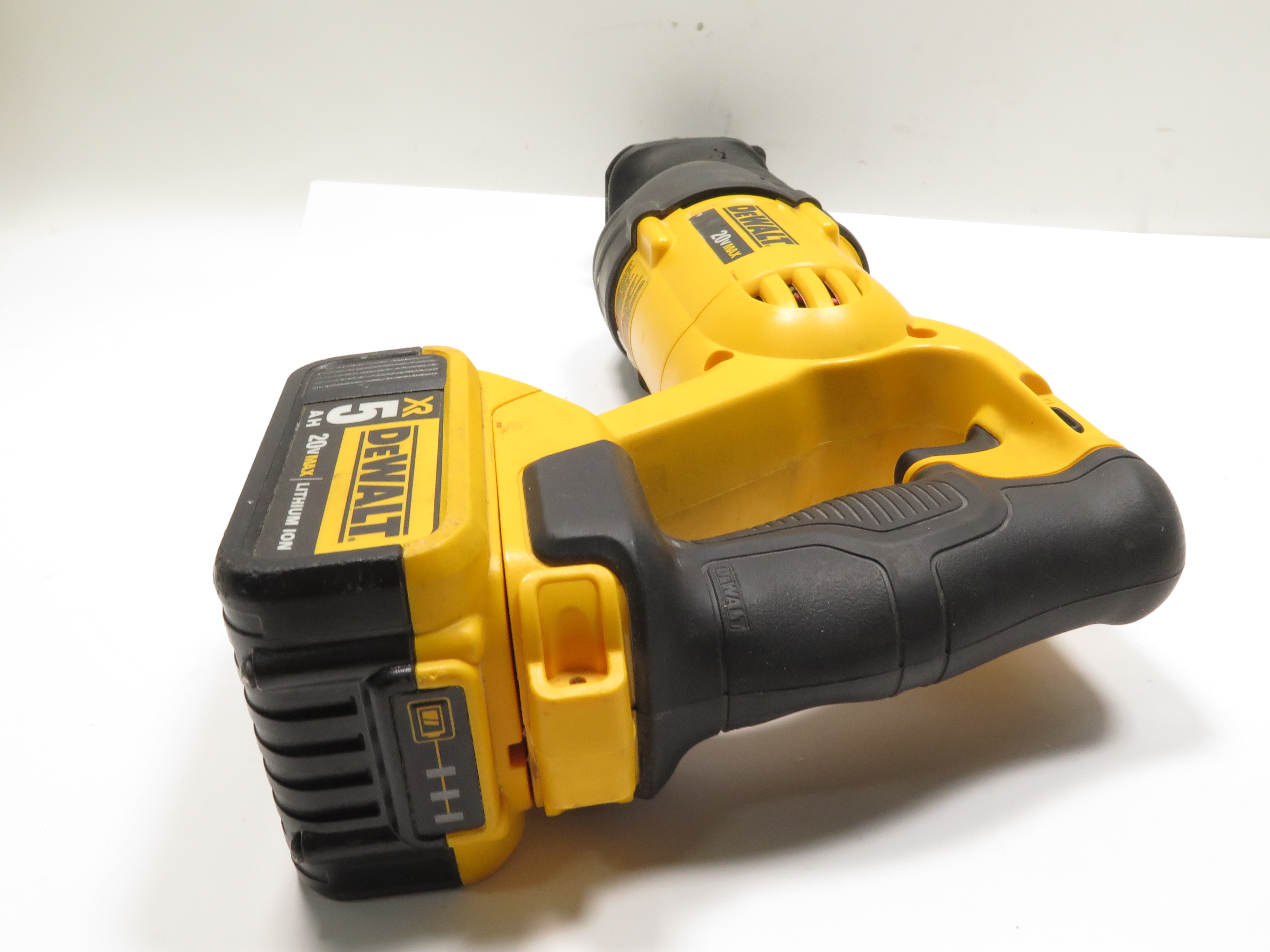 DeWalt DCS380 20V MAX Cordless Reciprocating Saw 9277