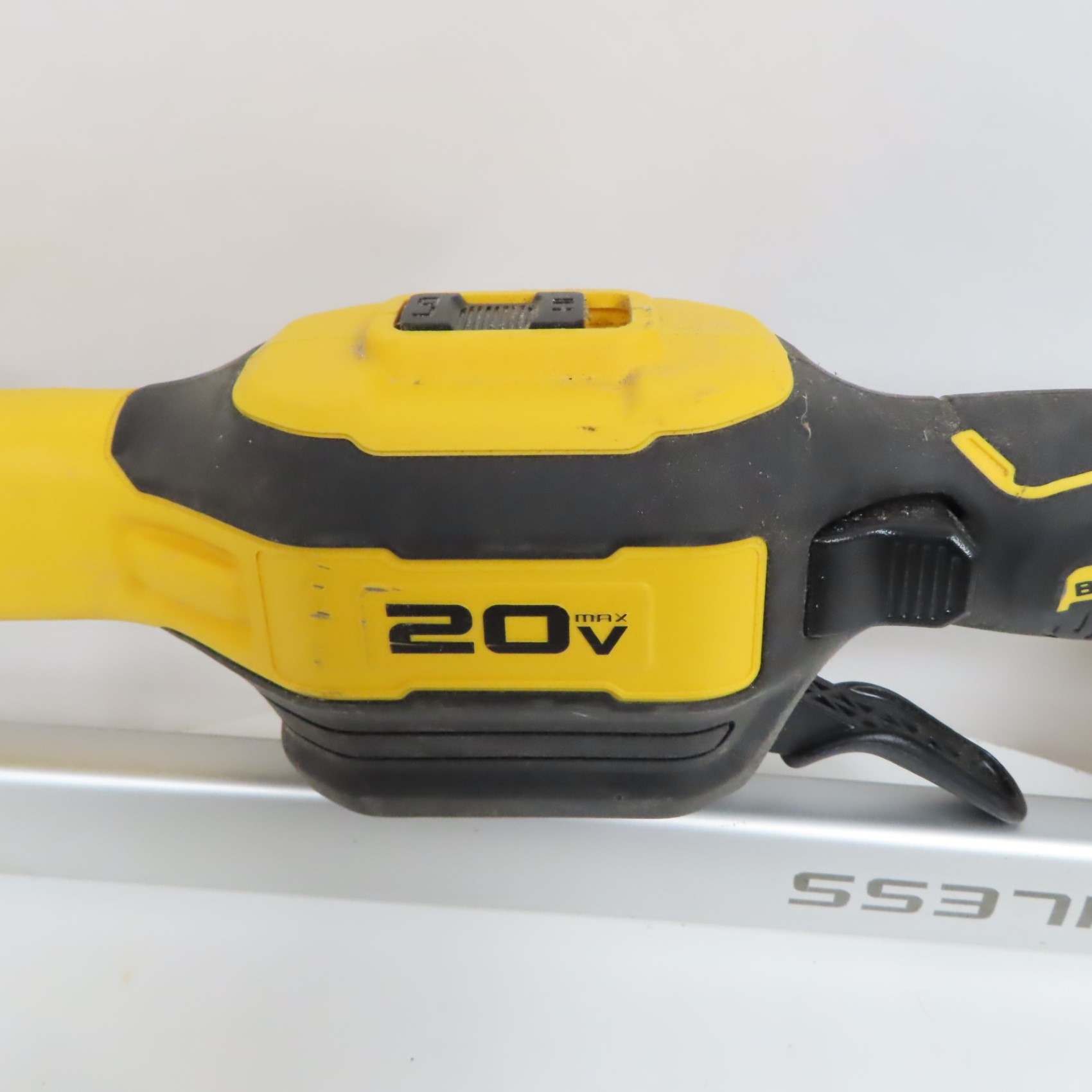 DeWalt DCST922 MAX 20V 14" Folding Electric String Trimmer (Local Pick ...