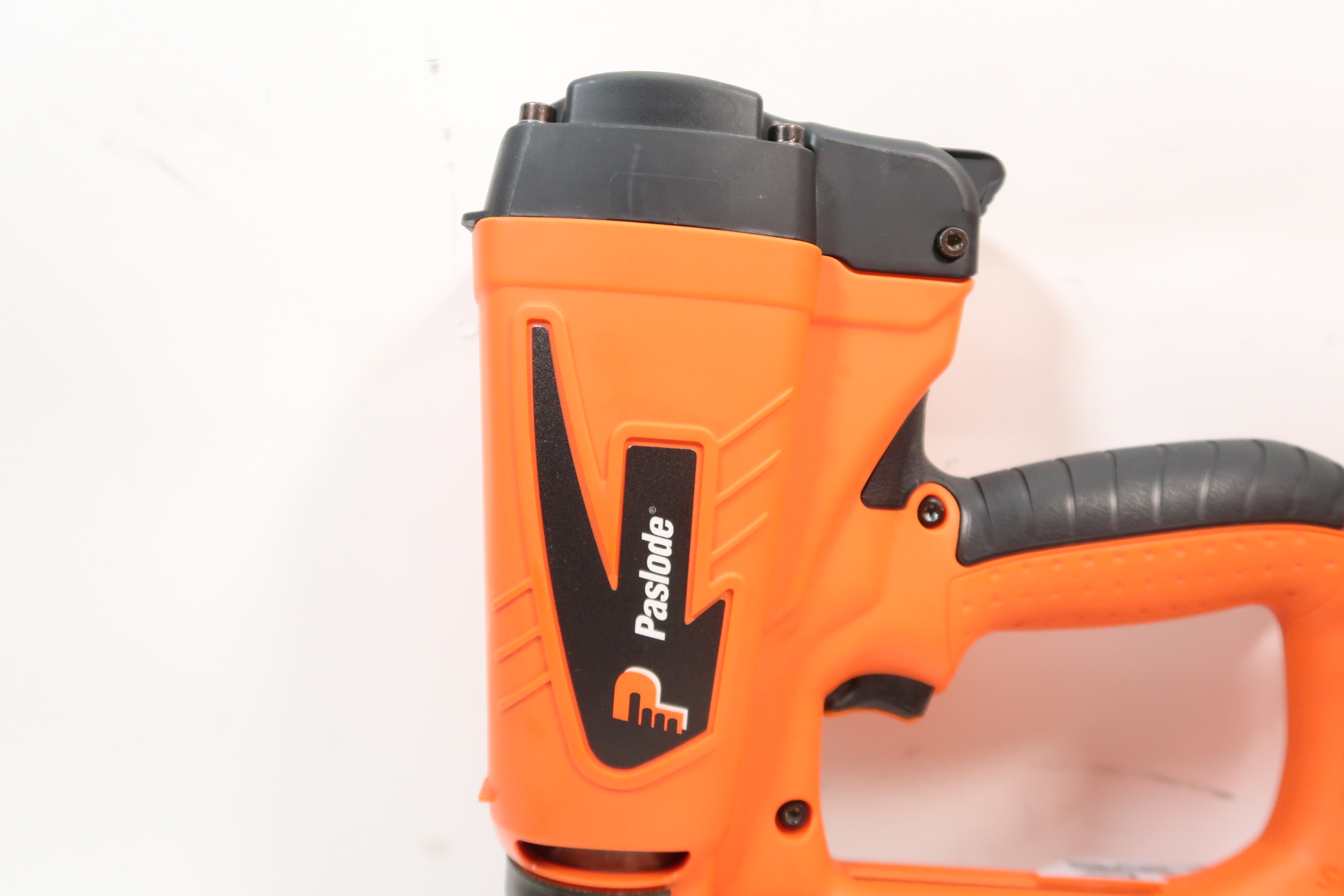Paslode IM250s Li 16-Gauge Cordless Lithium-Ion Angled Finish Nailer
