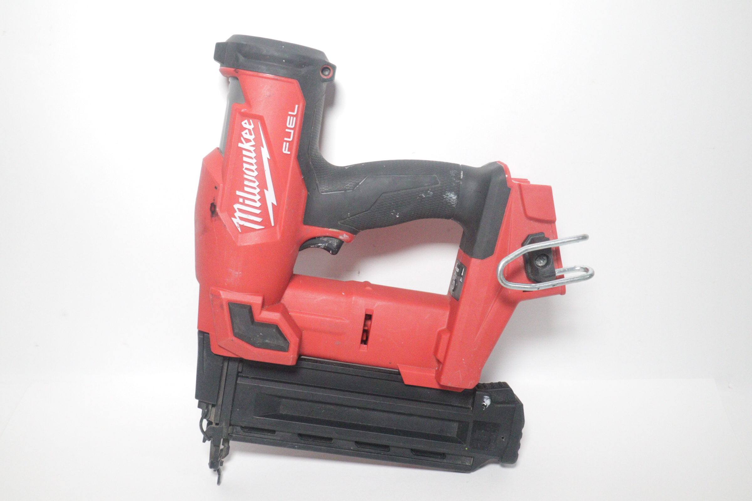 Milwaukee 2746-20 M18 FUEL 18V Li-Ion Brushless Gen II 18-Gauge Brad ...