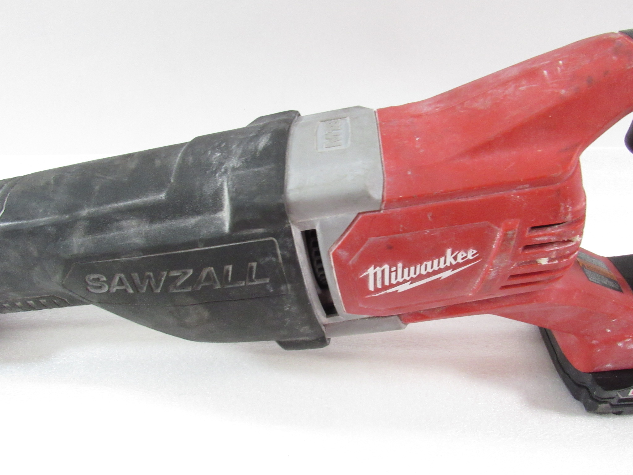 Milwaukee 2621-20 M18 18-Volt Lithium-Ion Cordless SAWZALL ...