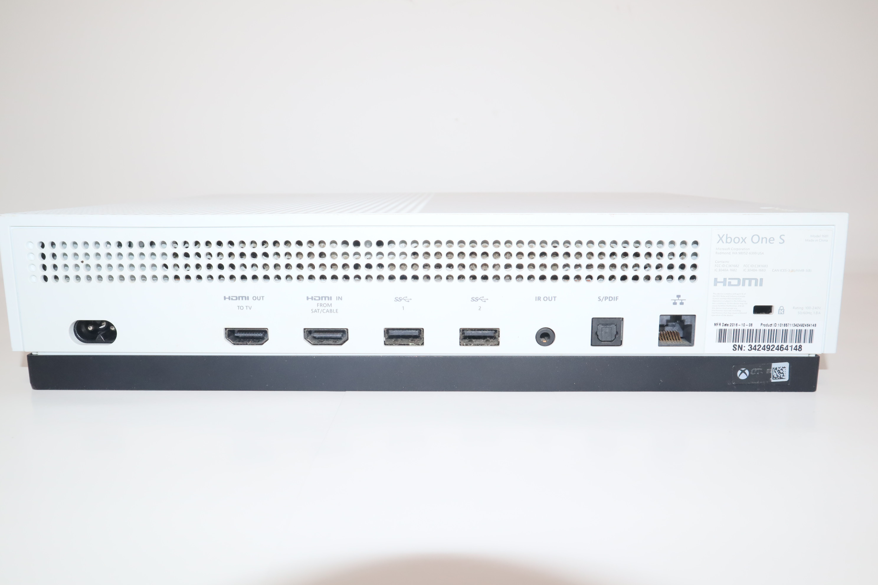 Microsoft 1681 Xbox One S 500GB White Disc Edition Home Video Game ...