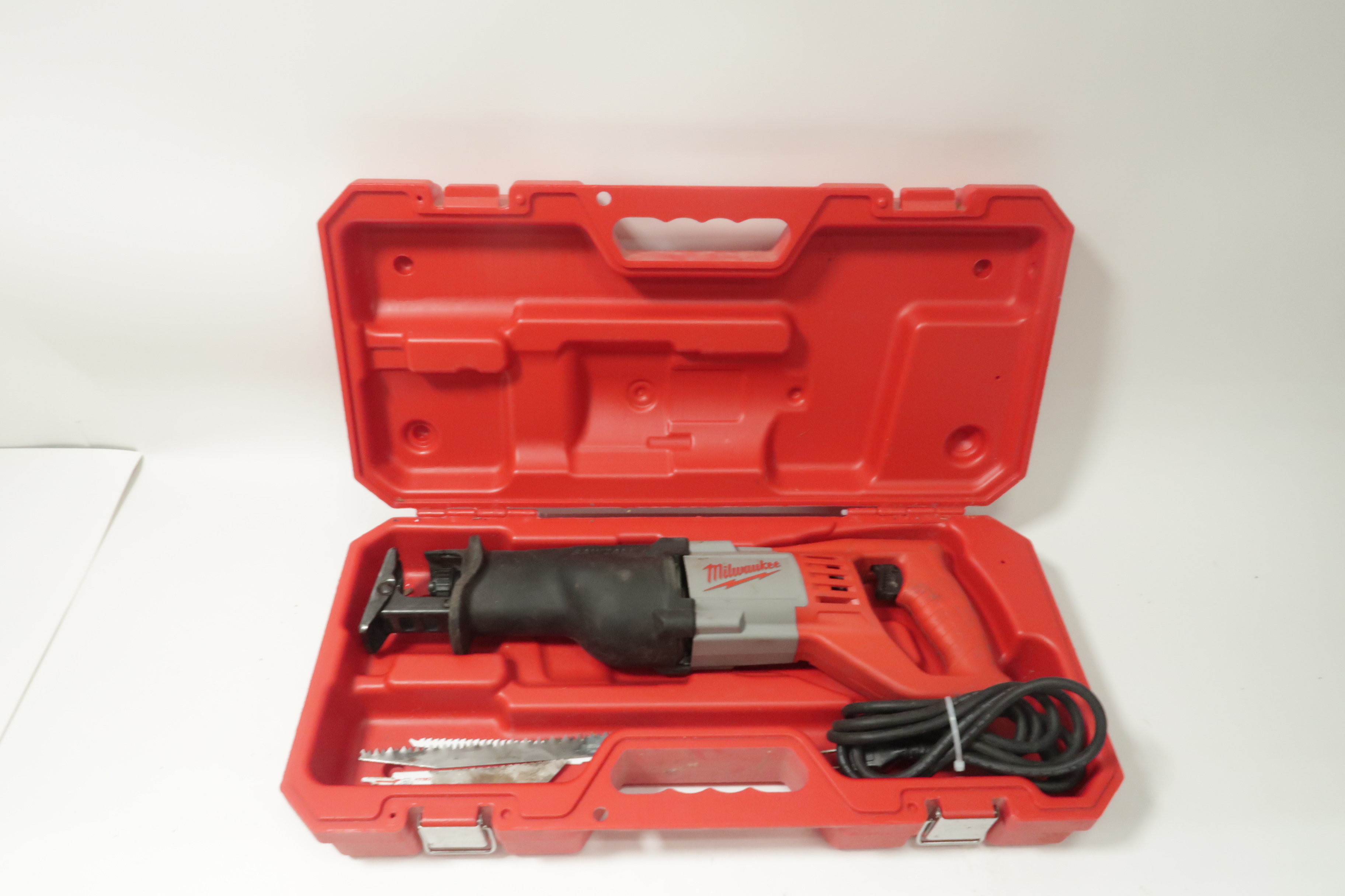 Milwaukee 6509-31 12 Amp 3/4 in. Stroke SAWZALL Reciprocating Saw 8432